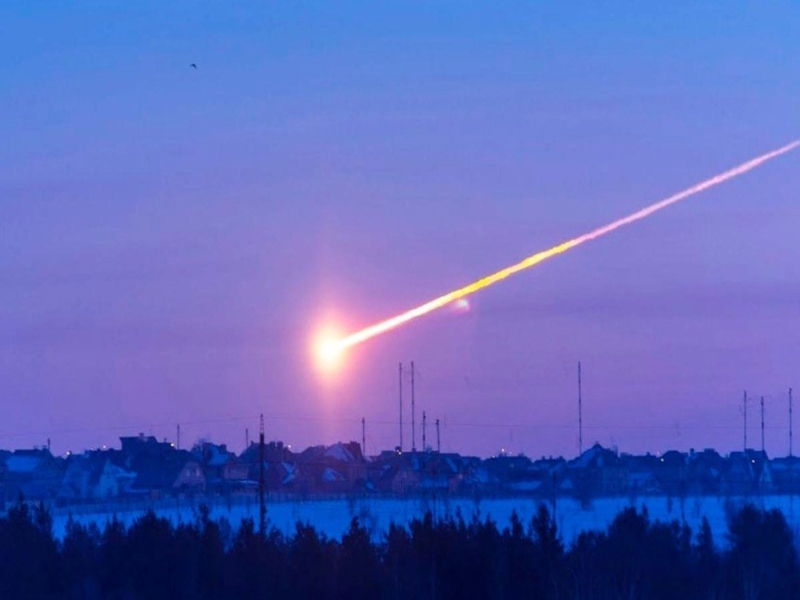 Un video muestra como un meteorito cae sobre Siberia iluminando el ...