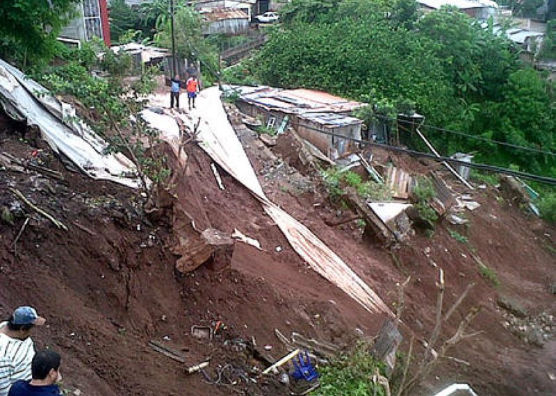 ¿Cómo detectar que habrá un derrumbe a causas de las fuertes lluvias ...