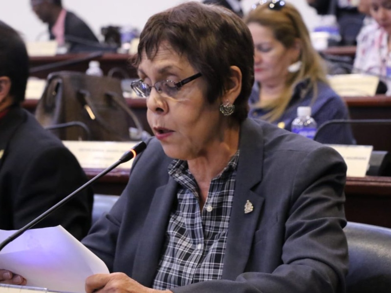 Periodistas pasan de las cámaras y micrófonos a la política