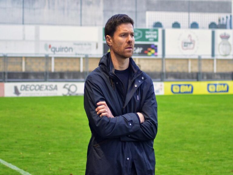 Xavi Alonso podría regresar a la primera división de la Bundesliga