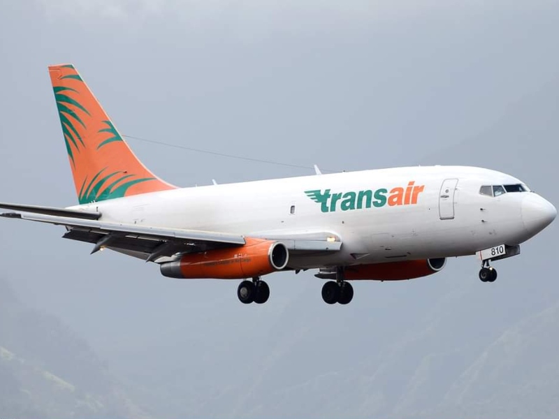 ¡ACUATIZAJE! Avión aterriza en el mar frente a las islas de Hawái