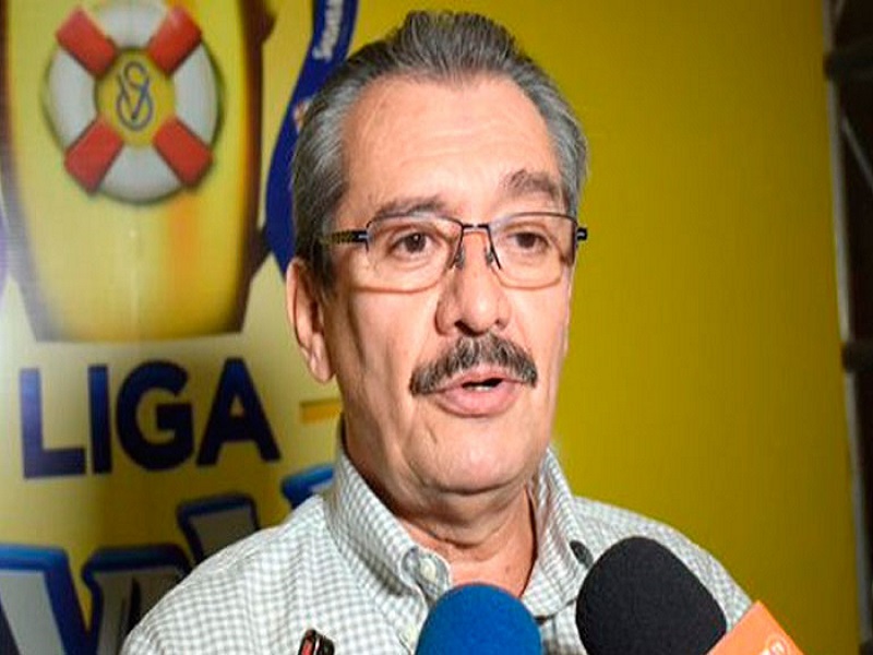 Guzmán: "No sería mala idea llevar los partidos de la selección a EUA"
