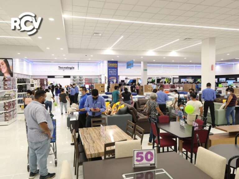 Diunsa inaugura su séptima tienda en Plaza Universal