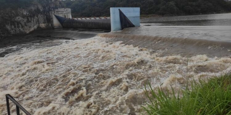 Represa Los Laureles a nivel máximo