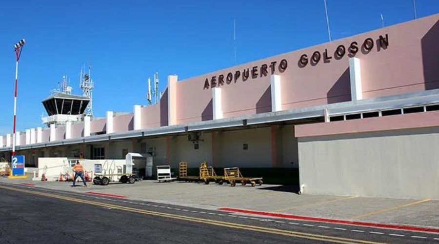 Bloqueado el Aeropuerto Golosón por protestas de empleados