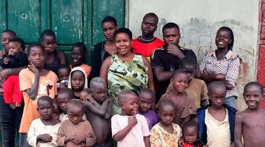 La impactante historia de Nabatanzi, la mujer más fertil del mundo