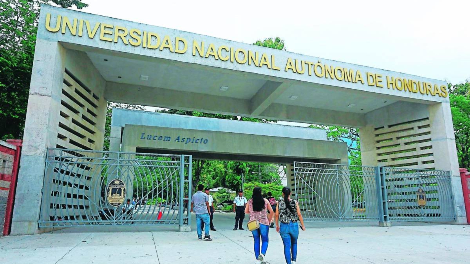 La UNAH se destaca en el Ranking QS 2025 como la mejor universidad de ...