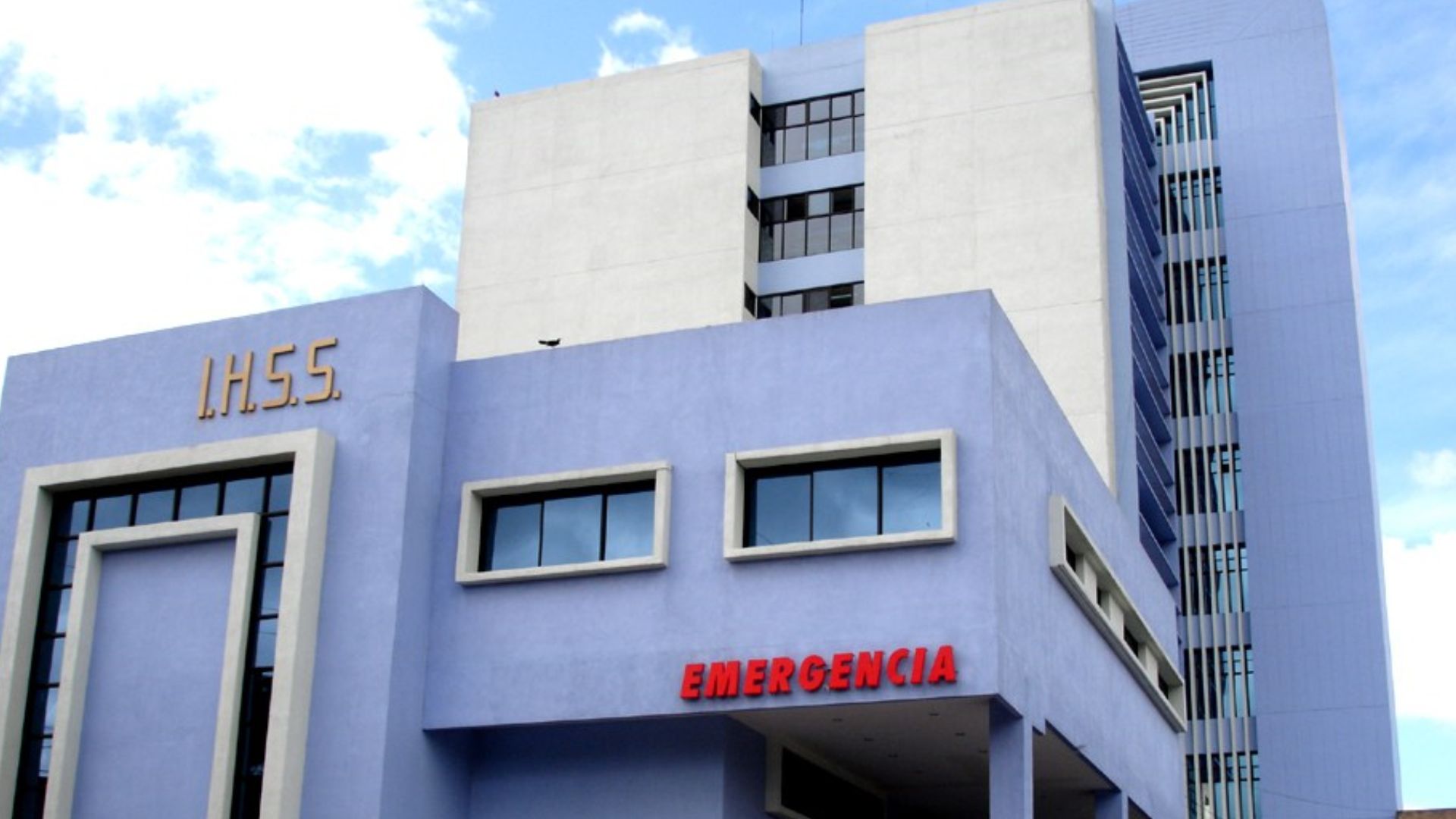 Empleados del IHSS denuncian falta de salarios