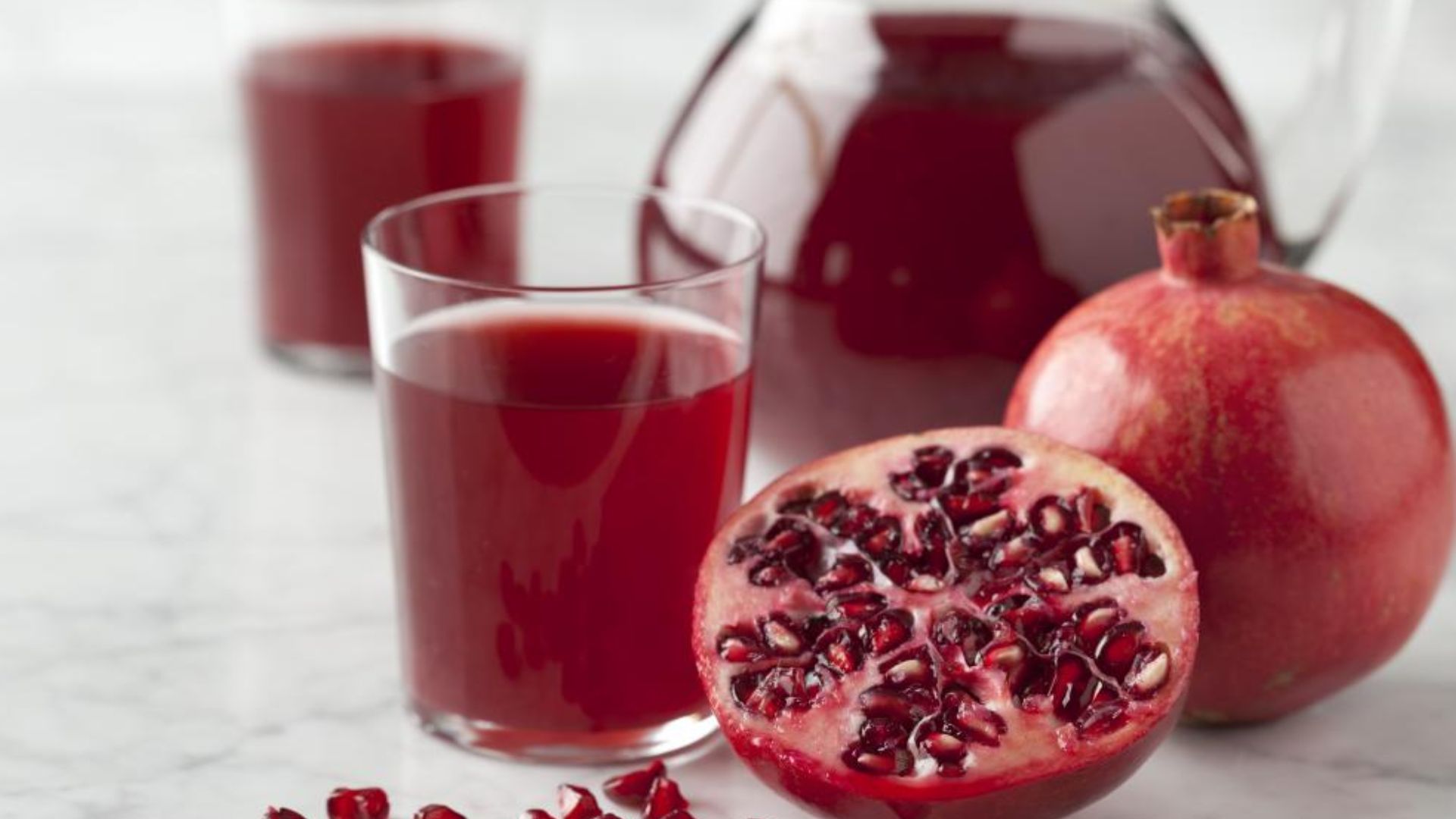 El Jugo de granada una bebida nutritiva y saludable