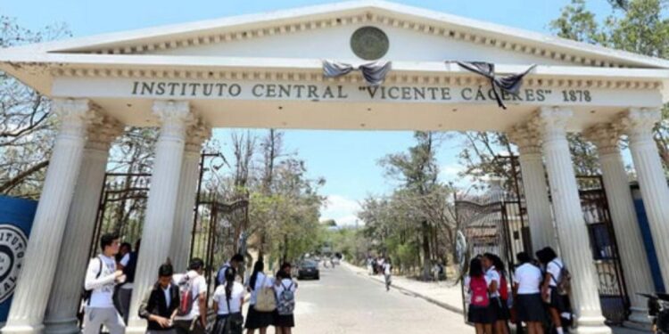 Problemas en Instituto Central Vicente Cáceres afectan las clases