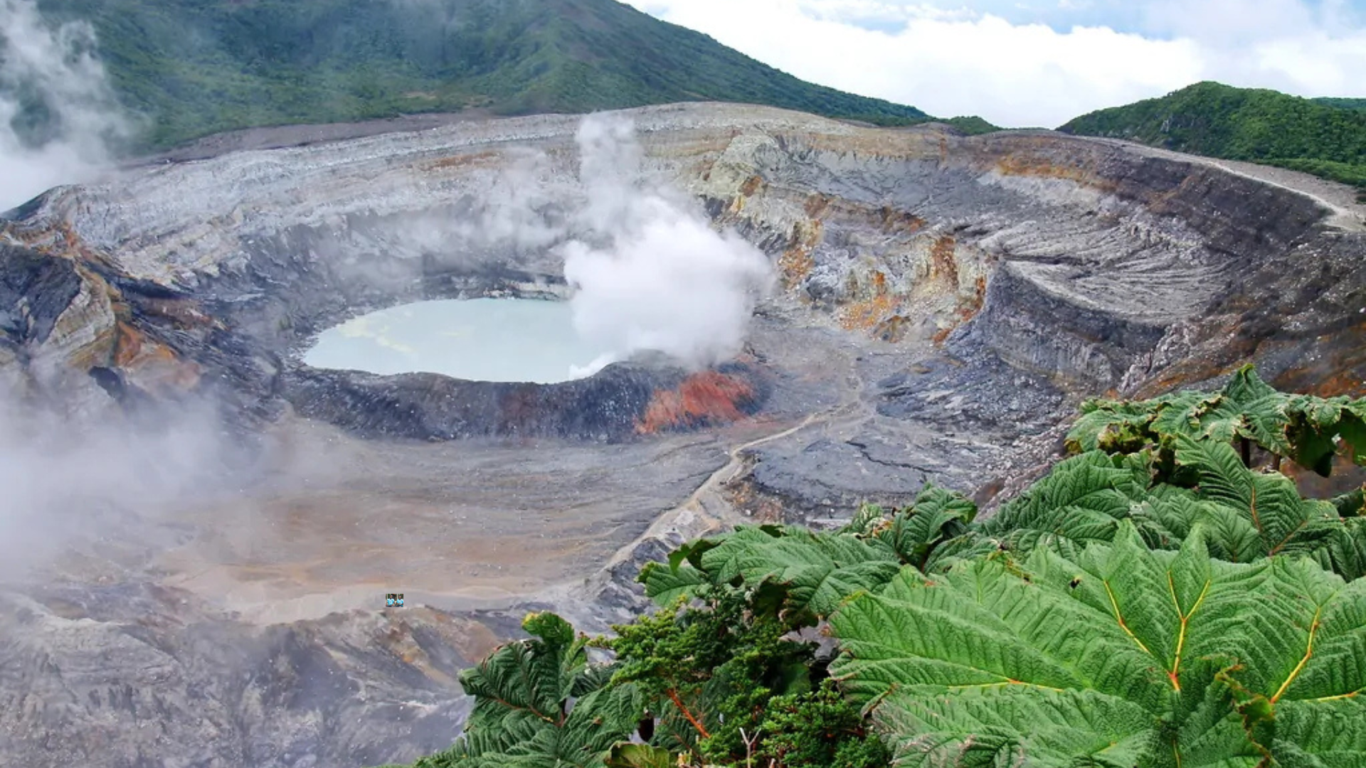 Volcán Poás de Costa Rica aumenta su actividad eruptiva