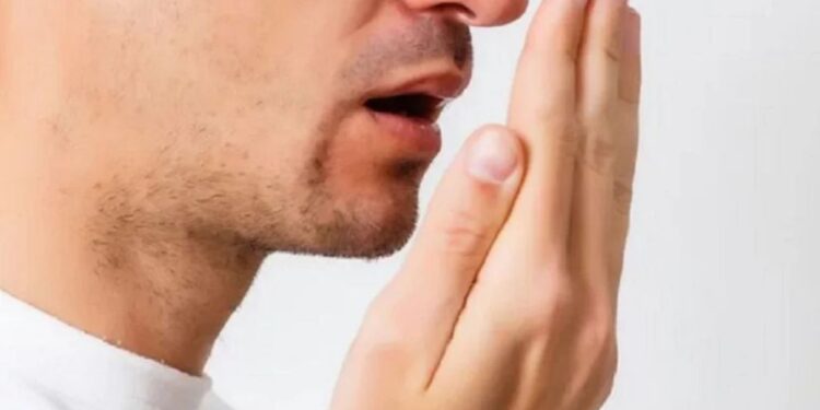 ¿Qué significa eructar mucho?