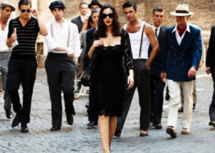 ¿Qué hace que las mujeres parezcan atractivas a los hombres?