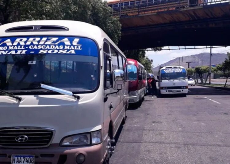 Ruta de buses es paralizada por extorsión y violencia