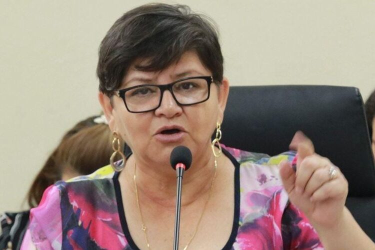 Carla Paredes presenta renuncia irrevocable como ministra de Salud