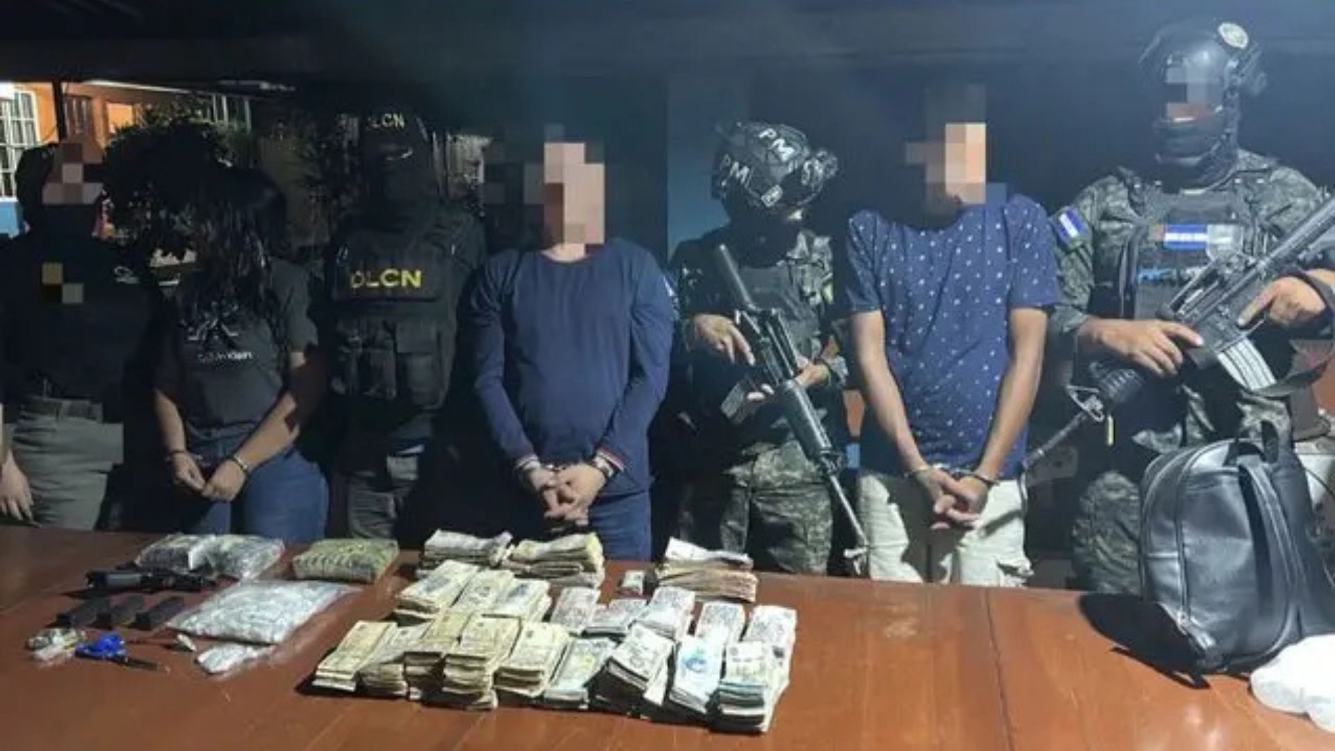 Capturan a tres personas con casi un millón de lempiras vinculados al ...